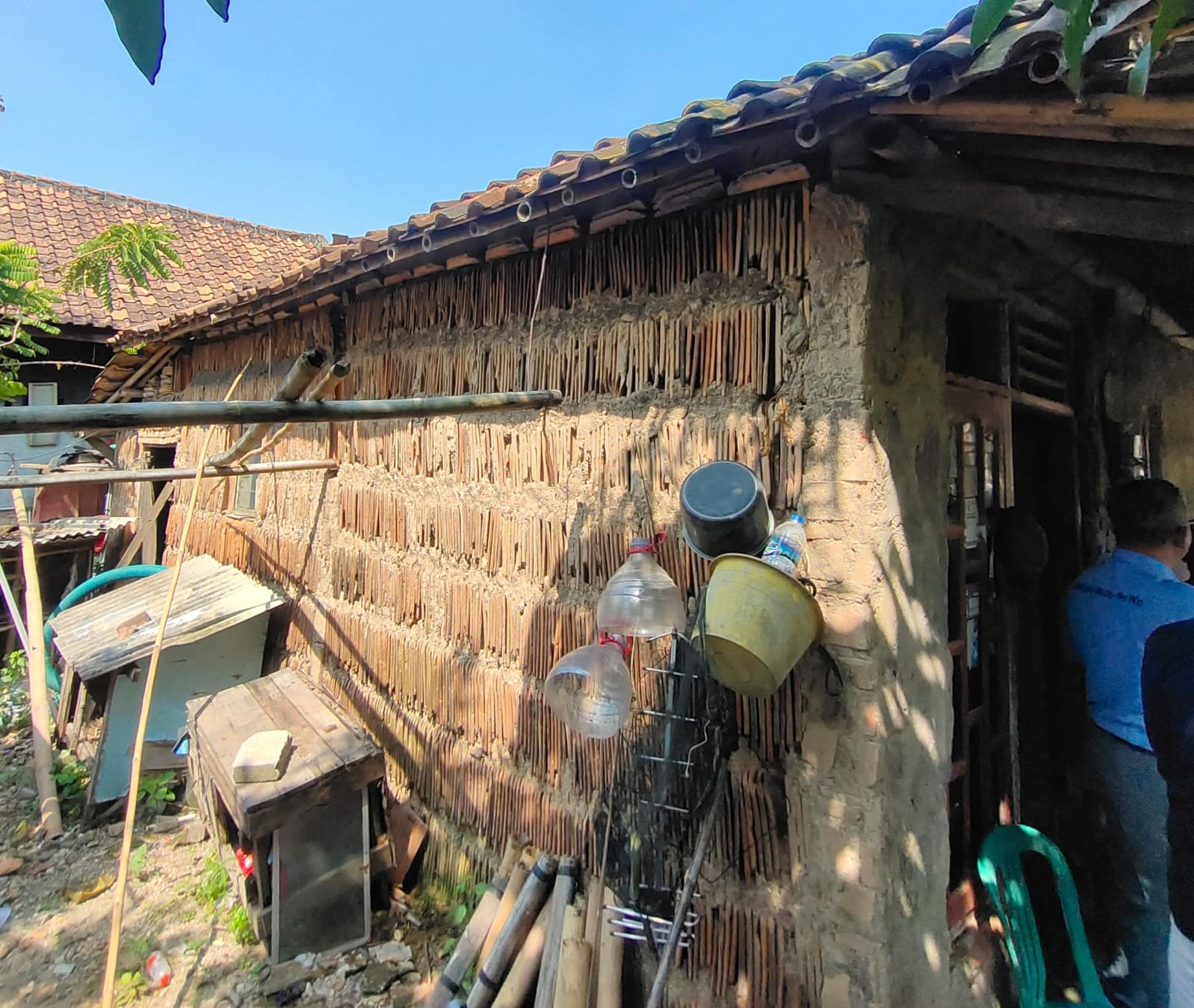 Dinding Dari Genteng Bekas, IKPP Serang Bedah RUTILAHU Wujudkan Rumah ...